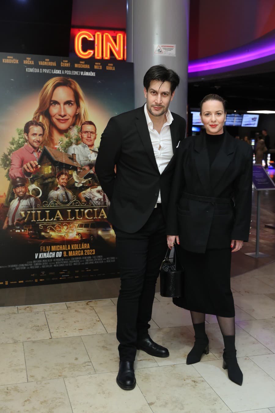 Braňo zo Survivoru s MONOKLOM pod okom a manželka herca Černého (71 ...