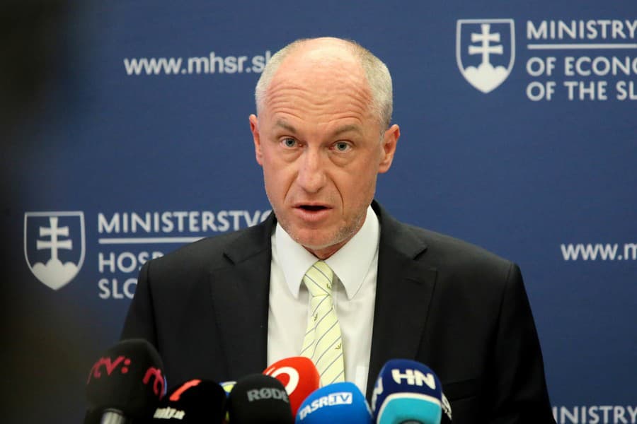 Slovalco sa môže dočkať nového výrobného programu: Naznačil to Karel ...