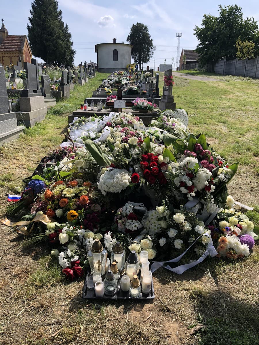 HROB Dana Heribana (†43): Dojemný ODKAZ od rodičov… Vence od Kollára aj ...