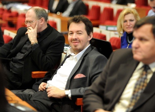 Najmladší poslanec Otto Brixi o Vianociach: Najviac ma potešia pletené ...