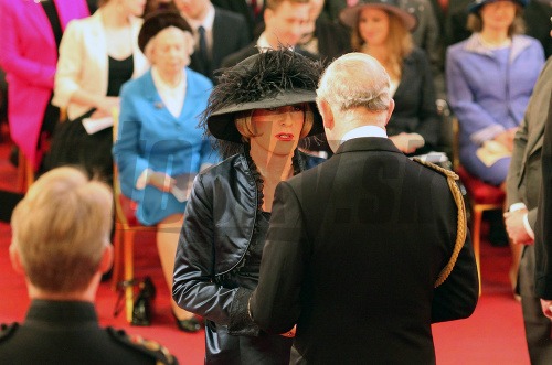 To sa len tak nevidí: Kate Middleton prichytená s transvestitom ...