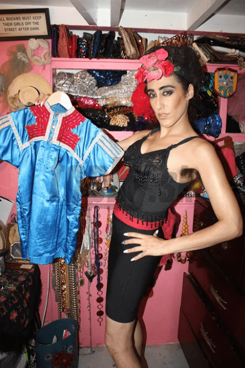 Fuj, to je nechutné: Americkej hviezde v gala vytŕčal spod pazuchy ...