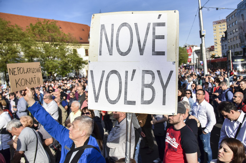 Ďalší veľký protest v Bratislave: FOTO Tisíce nespokojných ľudí volali ...
