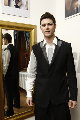 Muž roka Menky: Svoje telo odhalí na medzinárodnej súťaži! – galéria ...