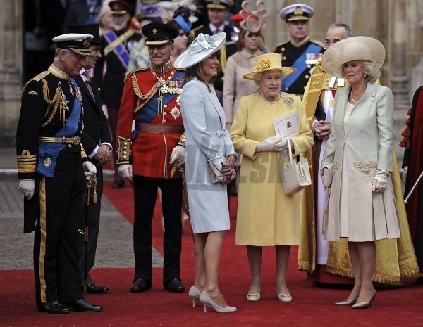 Rozprávková svadba: Prvý bozk netrval ani sekundu! – galéria | Topky.sk