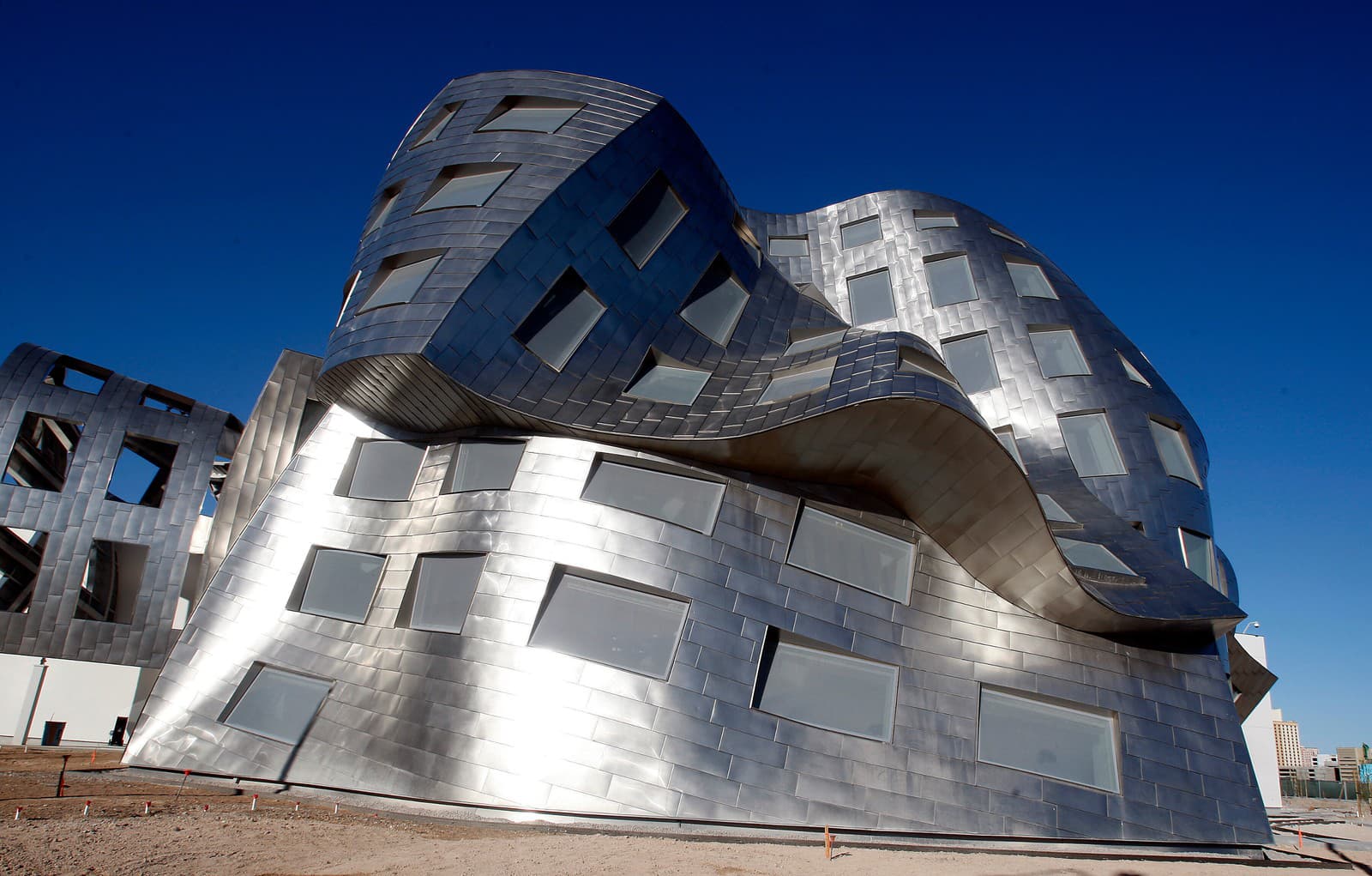 Zomrel Frank Gehry: Americký vizionár zmenil tvár modernej architektúry ...