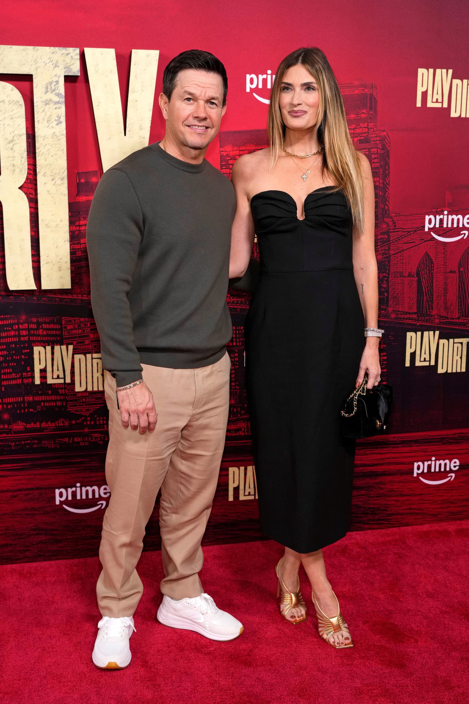 Slávny herec vzal do spoločnosti celú rodinu: Krásna manželka a z detí ...