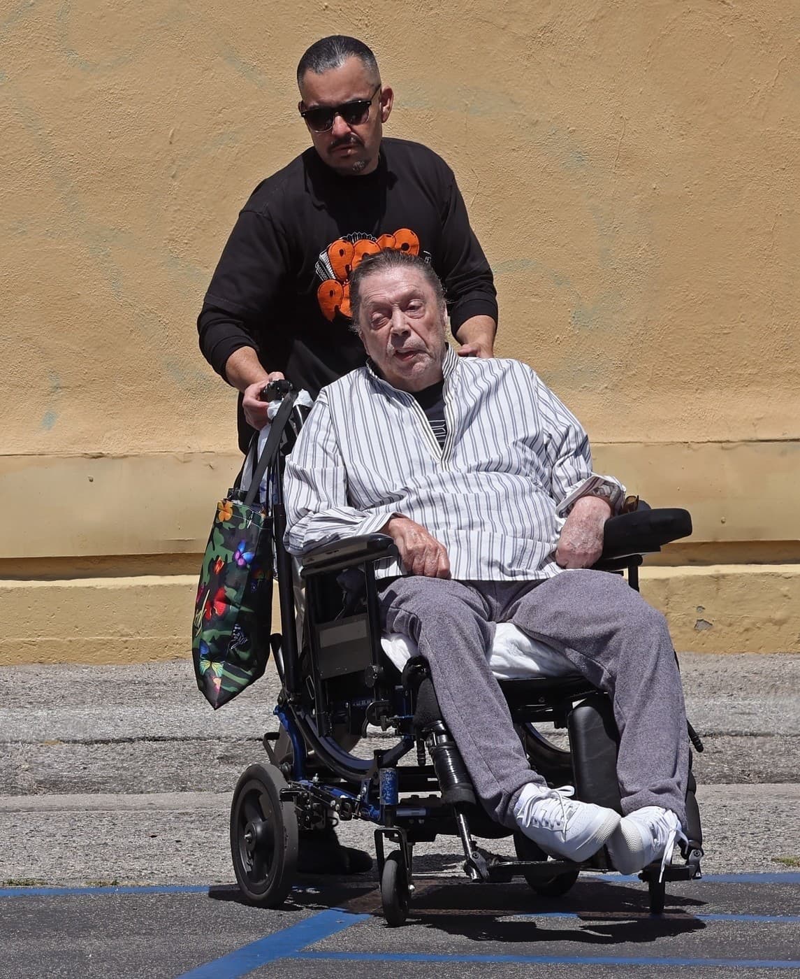 Tim Curry zo Sám doma 2 dnes žije na vozíku. Legendárnemu hercovi ...
