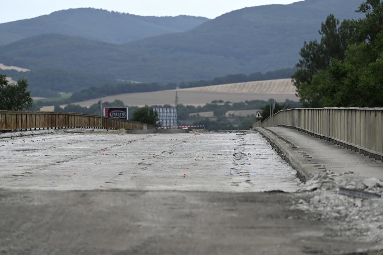 Rekonštrukcia panelky pri Trenčíne sa pre havarijný stav mosta posunie ...