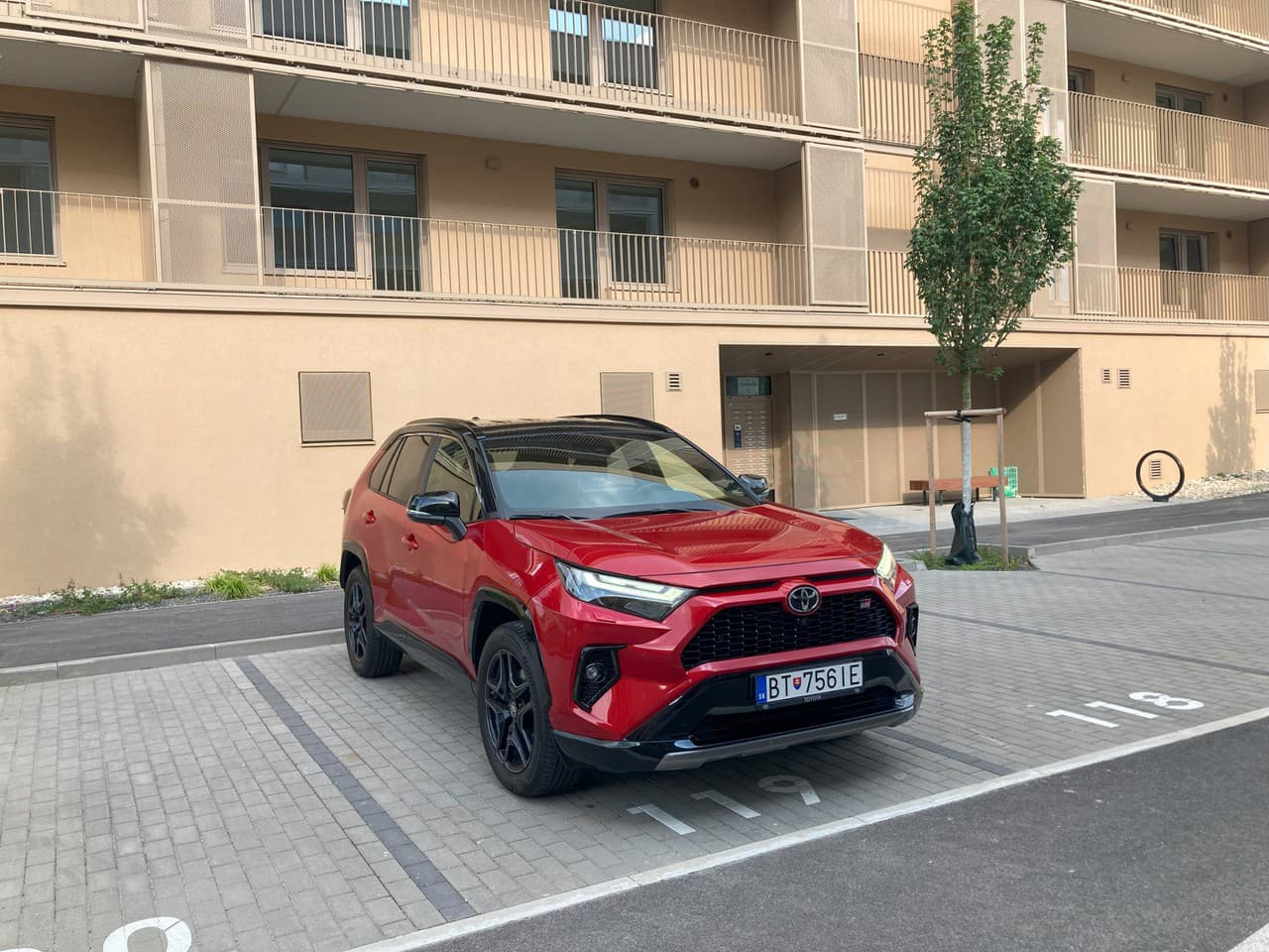 TEST: Toyota RAV4 GR Sport – RAV4 valcuje. GR Sport je najlepšia verzia ...