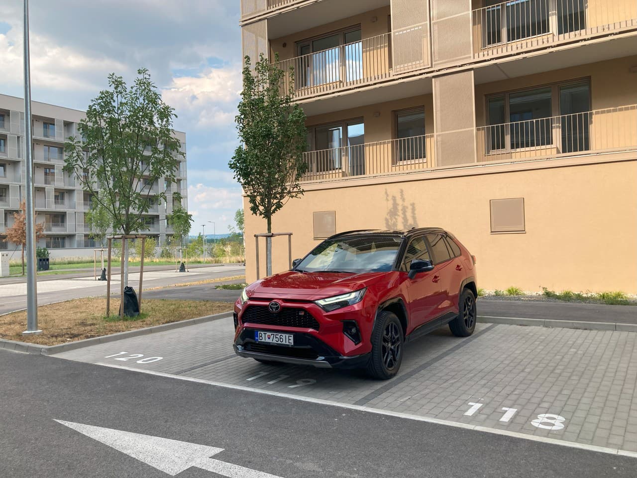 TEST: Toyota RAV4 GR Sport – RAV4 valcuje. GR Sport je najlepšia verzia ...