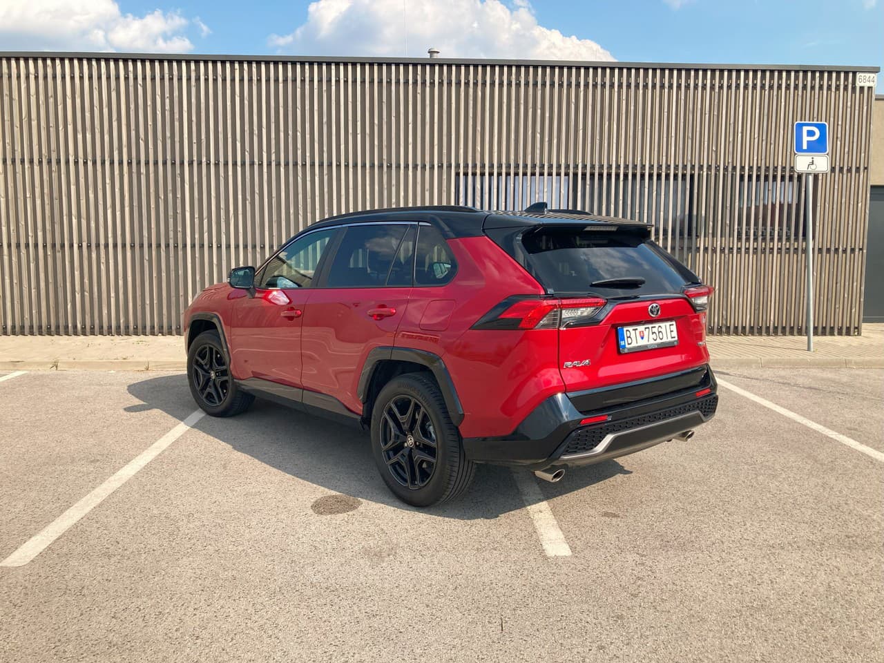 TEST: Toyota RAV4 GR Sport – RAV4 valcuje. GR Sport je najlepšia verzia ...
