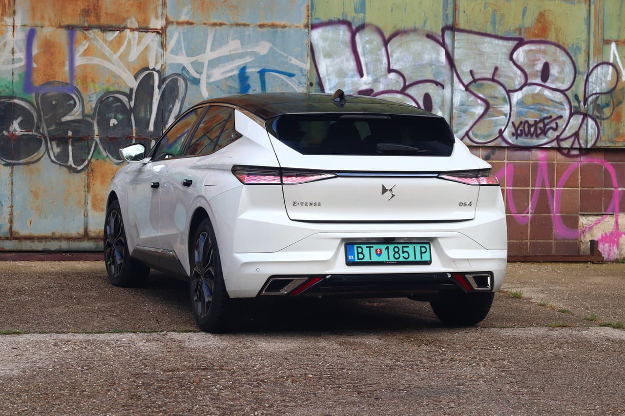 TEST: DS4 PHEV - ťaží z rokov skúseností. Iných. - foto galéria ...