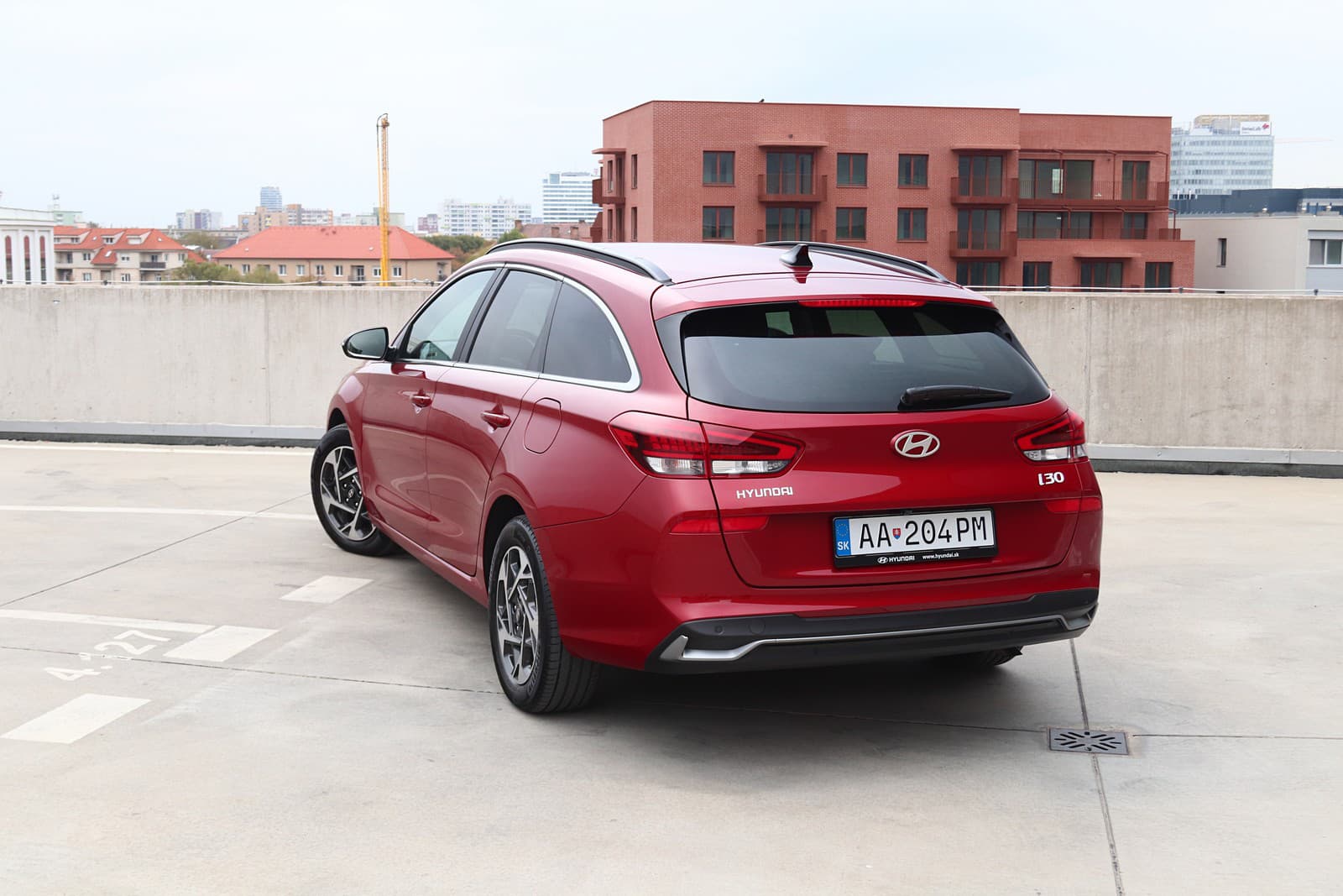 TEST: Hyundai i30 kombi T-GDi Family – štyri valce, mild-hybrid a ...