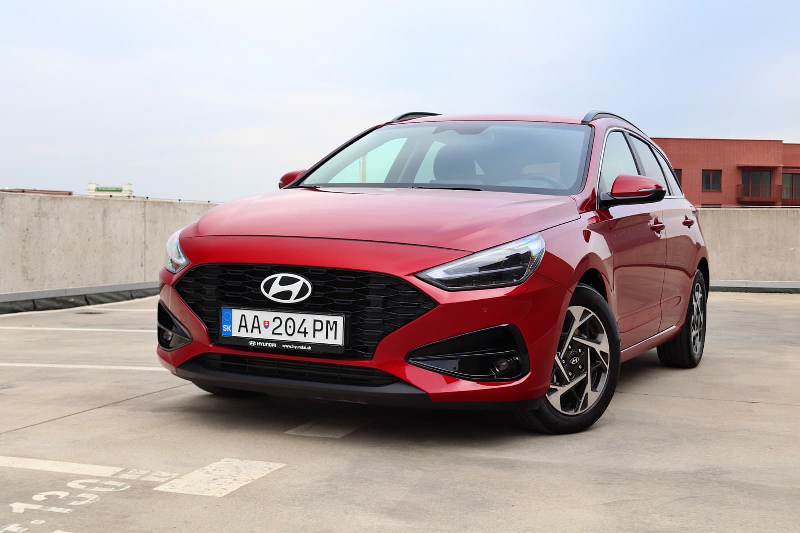 TEST: Hyundai i30 kombi T-GDi Family – štyri valce, mild-hybrid a ...