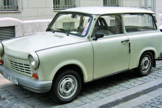 Dostal meno po družici, mal plastové časti – Trabant prišiel pred 60 rokmi