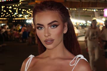 Tehotná Ráchel Karnižová si vyšla do spoločnosti v poriadne odvážnom ...