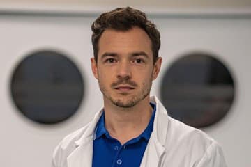 Dávid Hartl sa pochválil čerstvo narodenou dcérkou: Ich spoločná foto ...