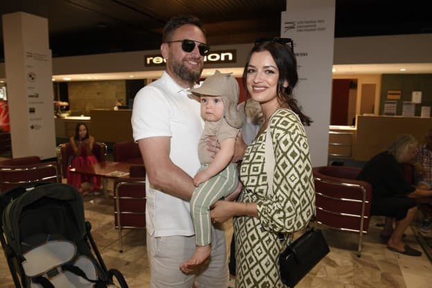 Jitka Boho s partnerom a synčekom - fotogaléria | Špuntík.sk