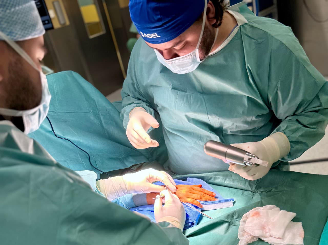 Ďalší úspech lekárov z Košíc, nová možnosť riešenia problému: Umelý kĺb ...