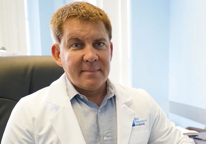 Doktor Mehling je zakladateľom Blue Horizon International, spoločnosti ...